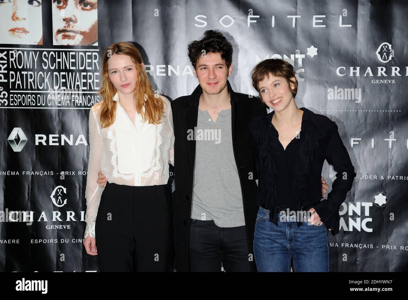 Vincent Lacoste, Christa Theret, Lou de Laage assiste a la coonference ...