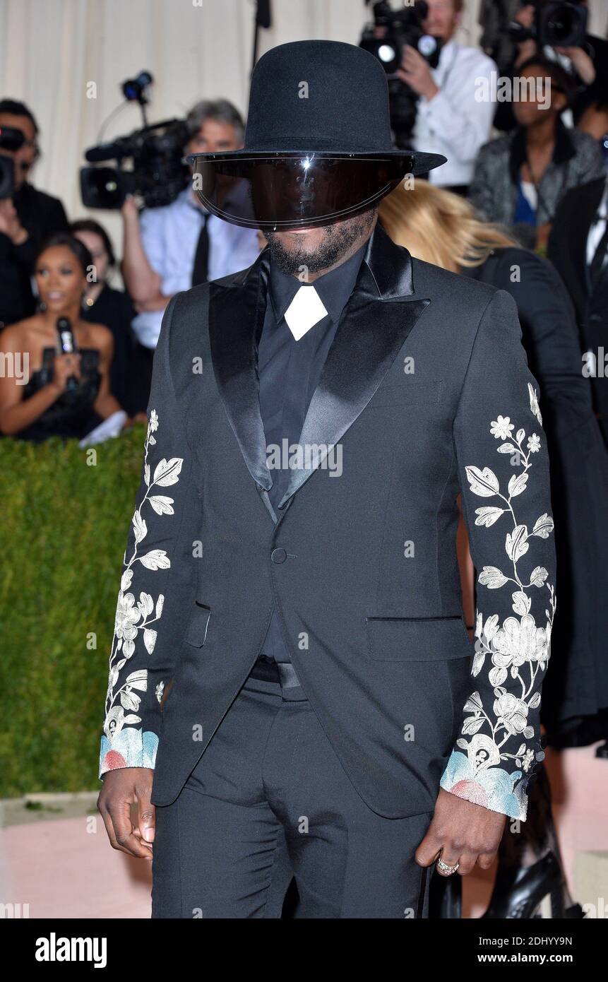 will.i.am attends the Manus x Machina: Fashion in an Age of Technology ...