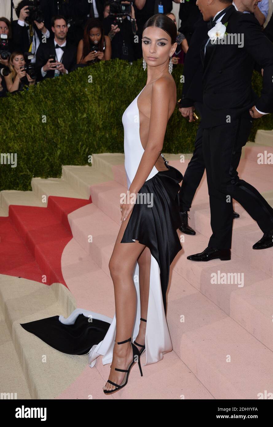 Emily Ratajkowski attends the Manus x Machina: Fashion in an Age of ...