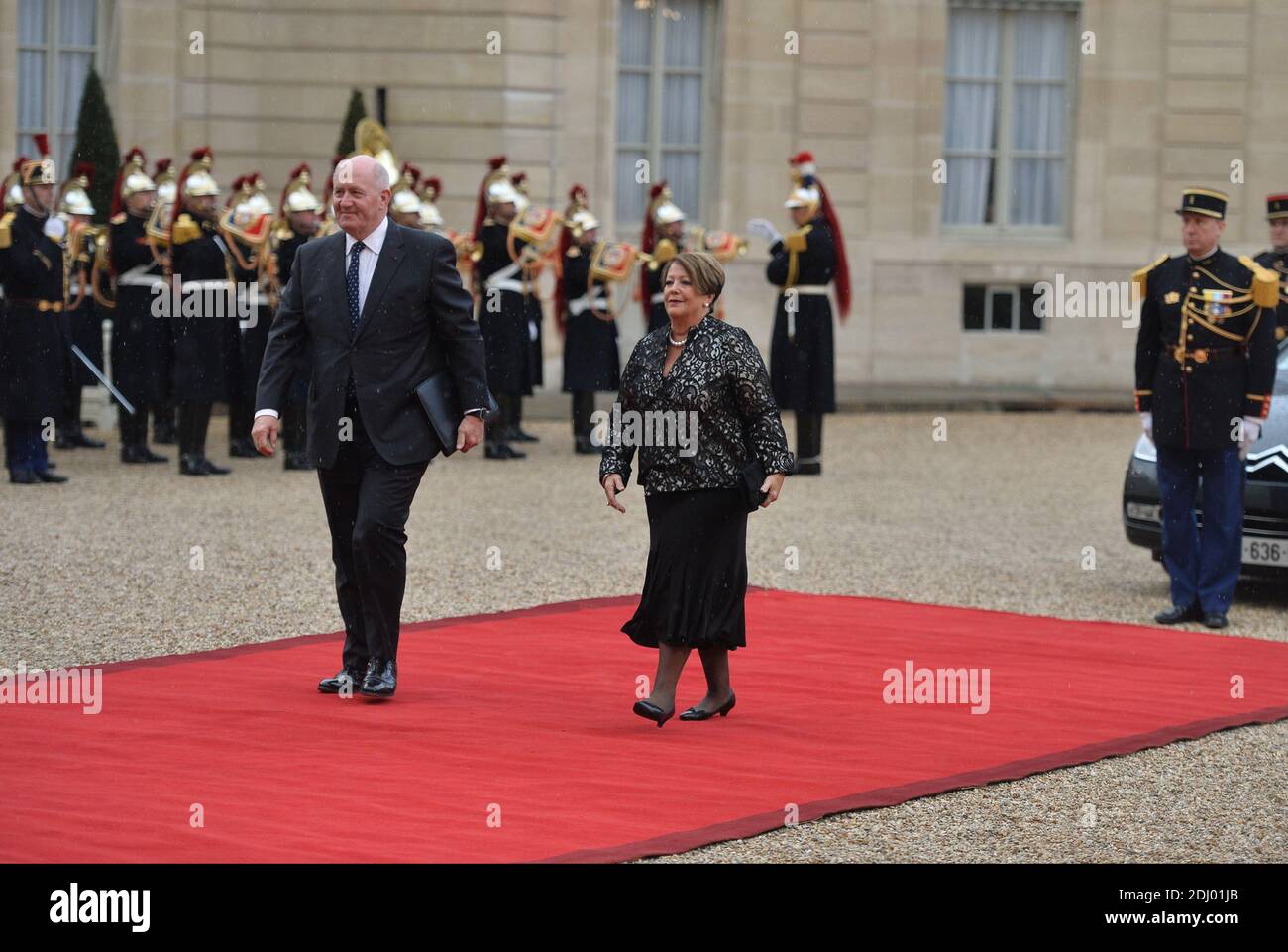 The Governor-General of Australia Sir Peter Cosgrove and his wife Lynne ...