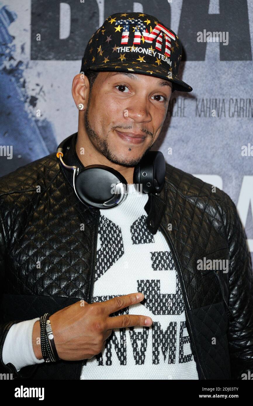 Chris V assiste a la Premiere du film 'Braqueurs' a l'UGC Cine Cite les ...