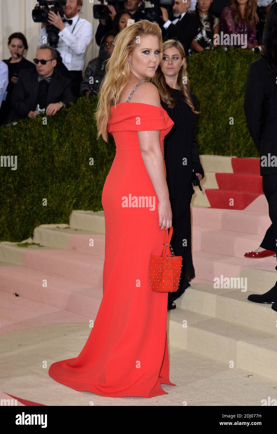 Amy Schumer attends the Manus x Machina: Fashion in an Age of ...