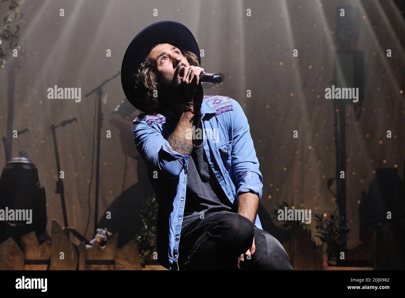 Florian Delavega (Frero Delavega) performe lors du concert de cloture ...