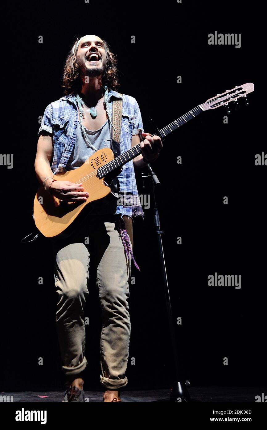 Jeremy Frerot (Frero Delavega) performe lors du concert de cloture de ...