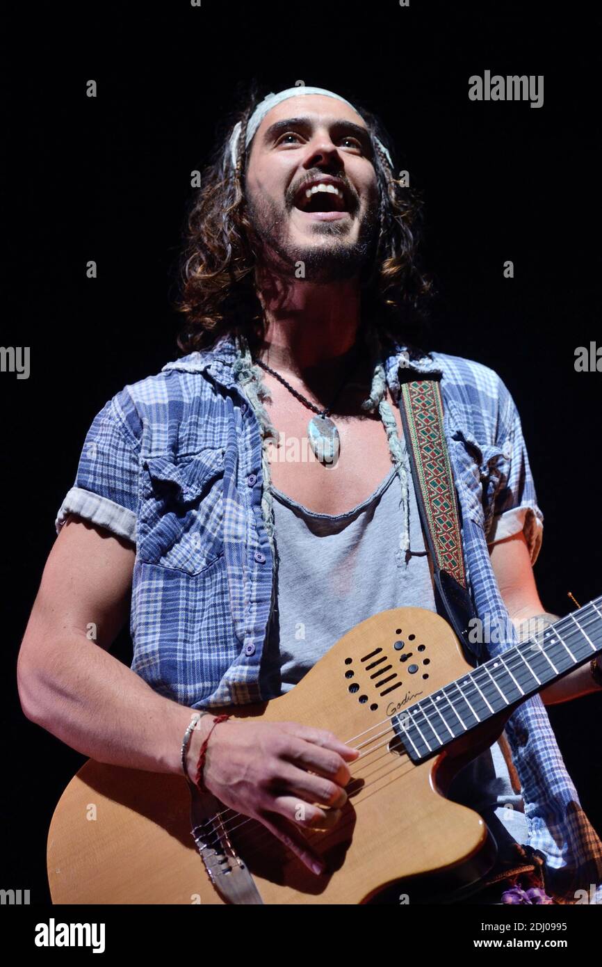 Jeremy Frerot (Frero Delavega) performe lors du concert de cloture de ...