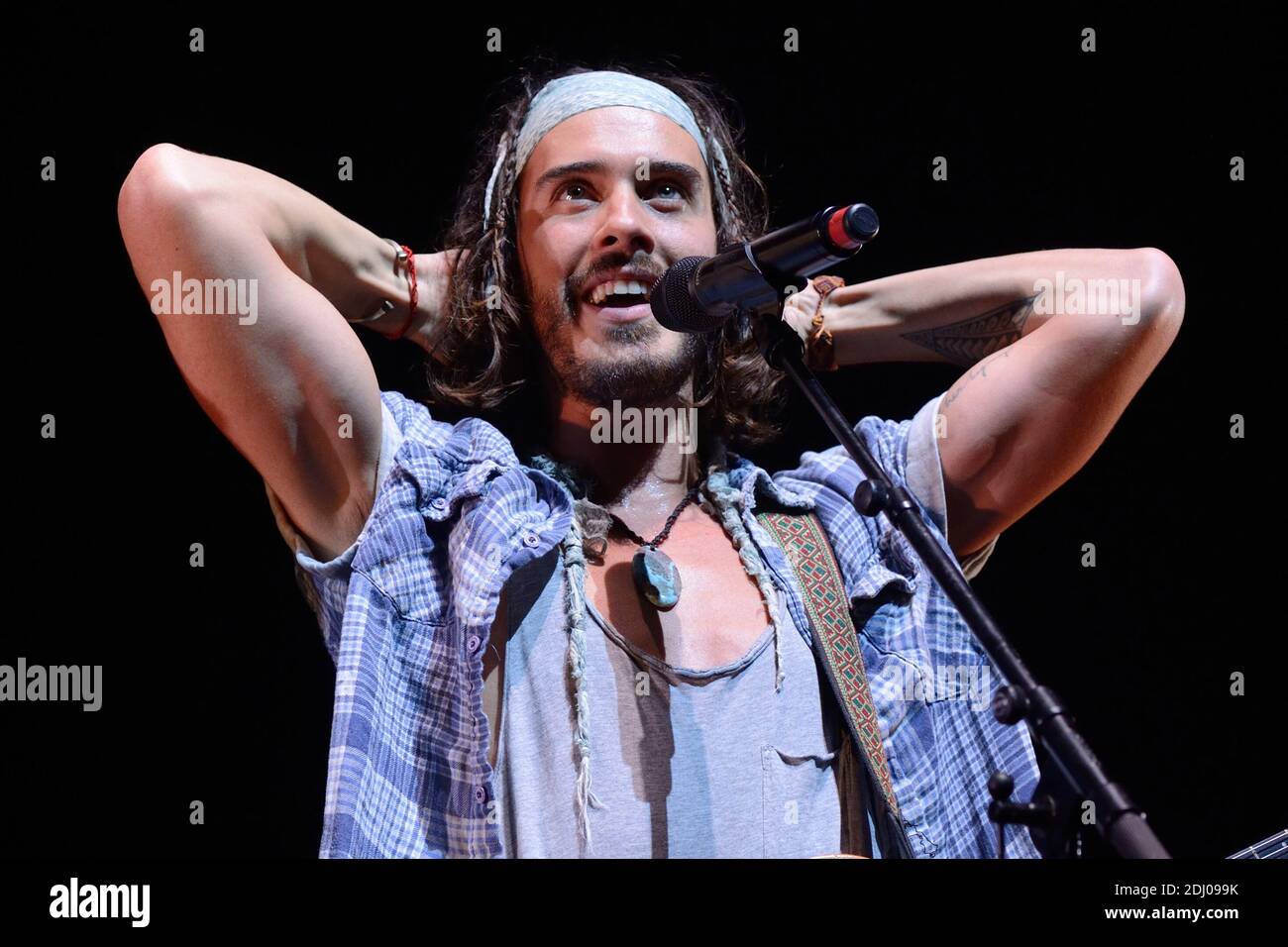 Jeremy Frerot (Frero Delavega) performe lors du concert de cloture de ...