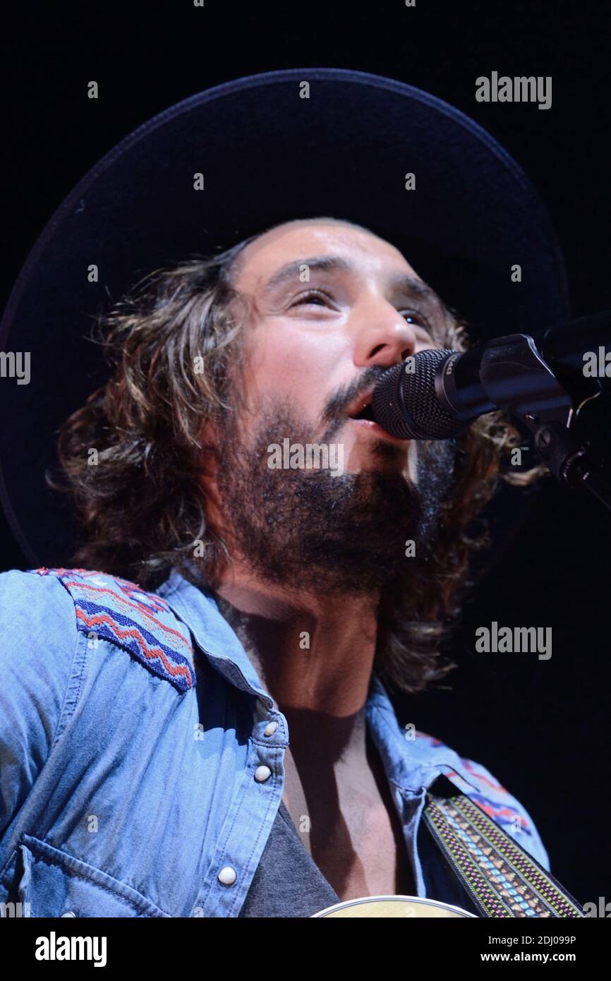 Florian Delavega (Frero Delavega) performe lors du concert de cloture ...