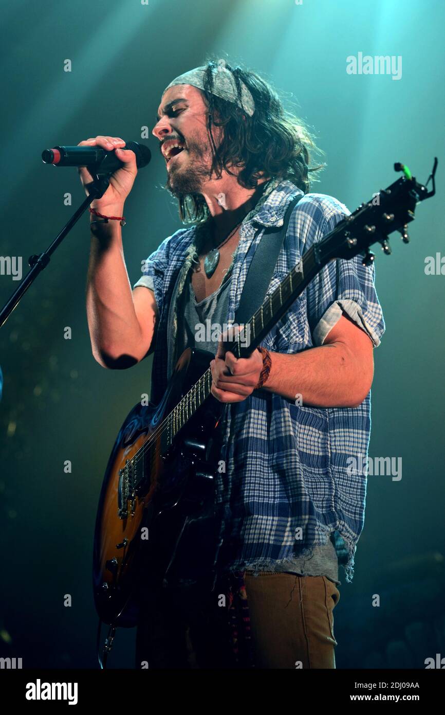 Jeremy Frerot (Frero Delavega) performe lors du concert de cloture de ...