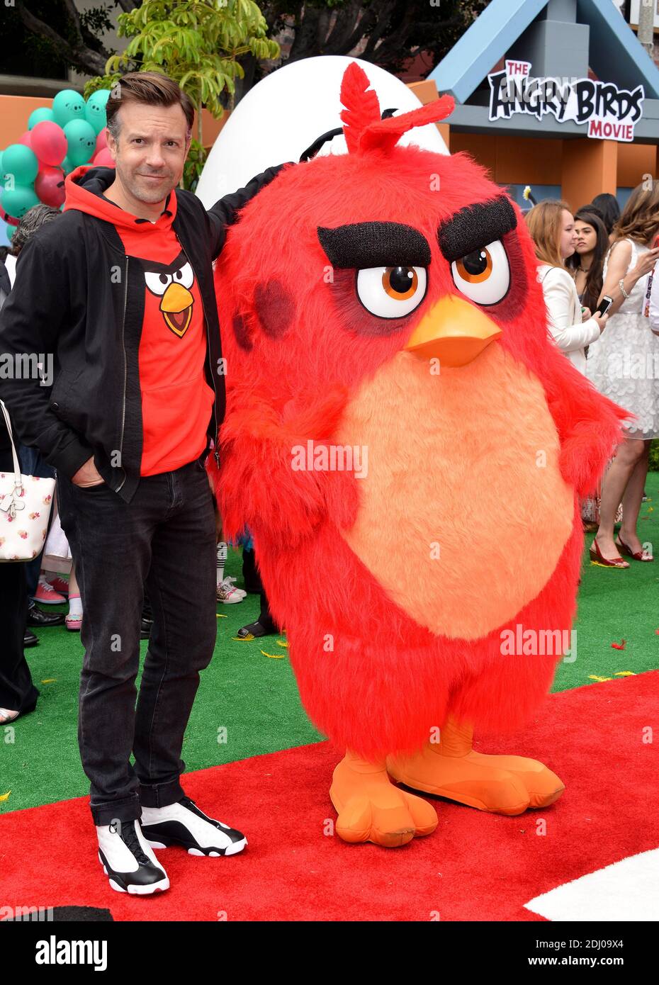 Jason Sudeikis attends the premiere of Sony Pictures' 'Angry Birds' at ...