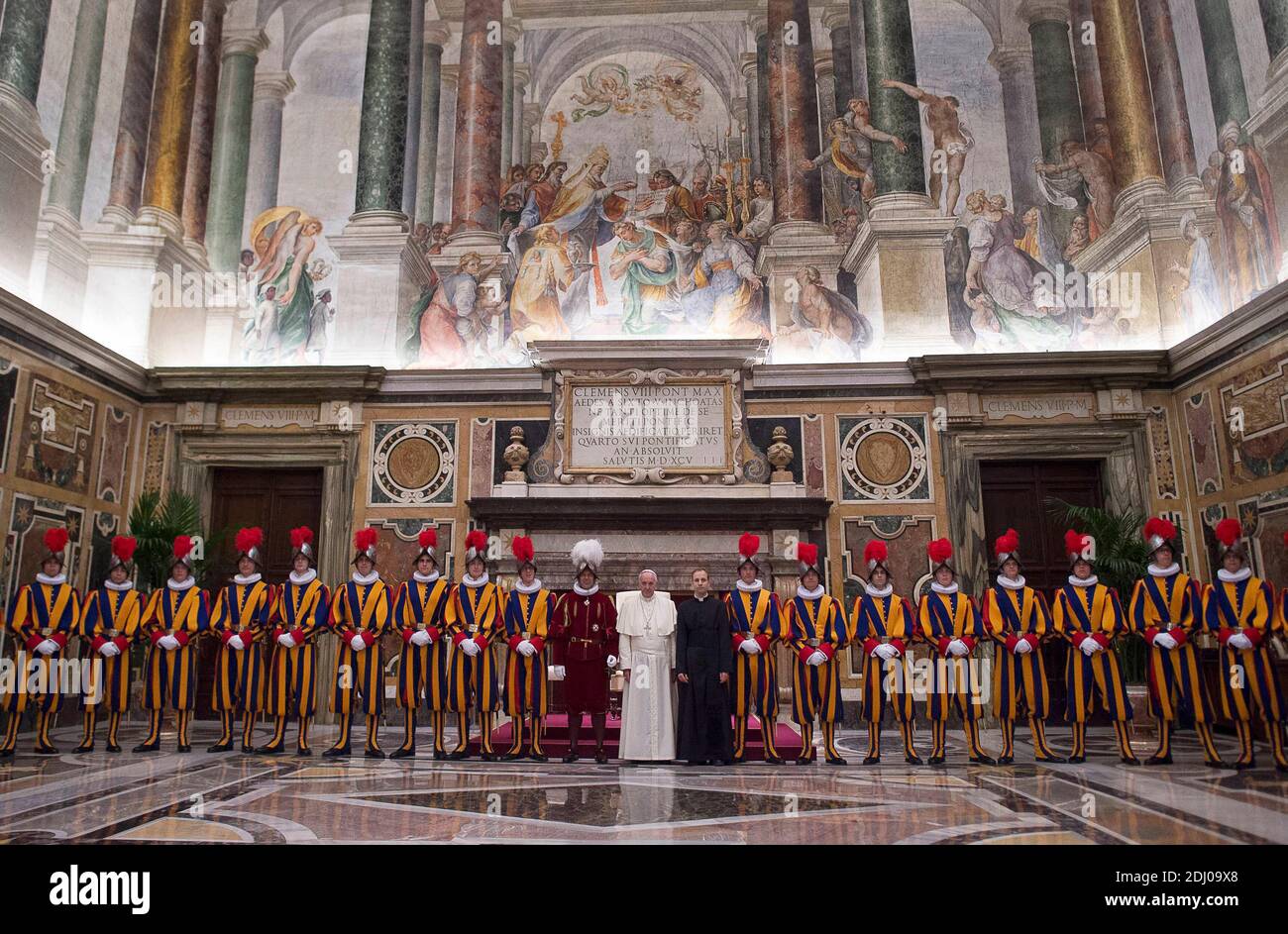 Pope Francis received officers and enlisted soldiers of the Pontifical ...
