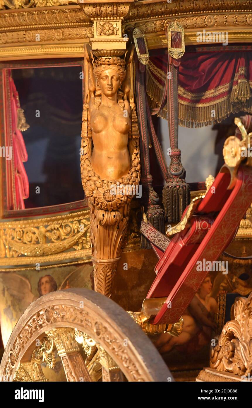 Stables versailles hi-res stock photography and images - Alamy