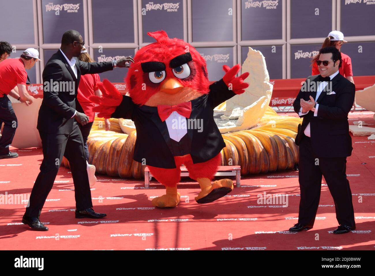 Omar Sy and Josh Gad attending 'The Angry Birds Movie' Photocall at the ...