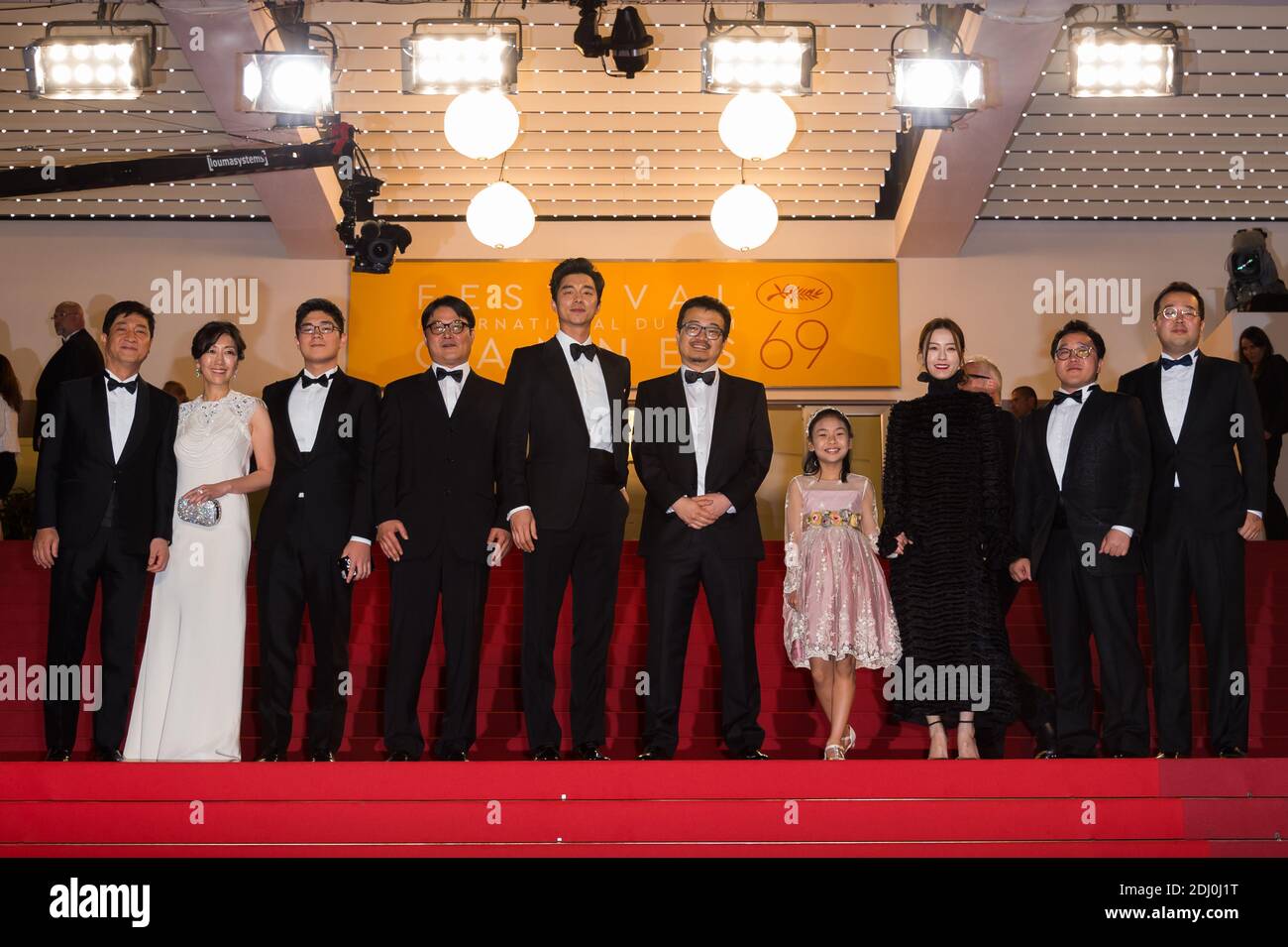 Producer Kim Woo-taek, Yoo Gong, Director Sang-ho Yeon, Soo-an Kim ...