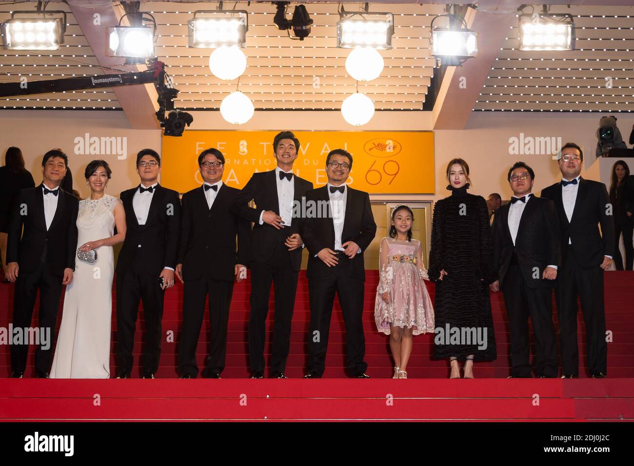 Producer Kim Woo-taek, Yoo Gong, Director Sang-ho Yeon, Soo-an Kim ...