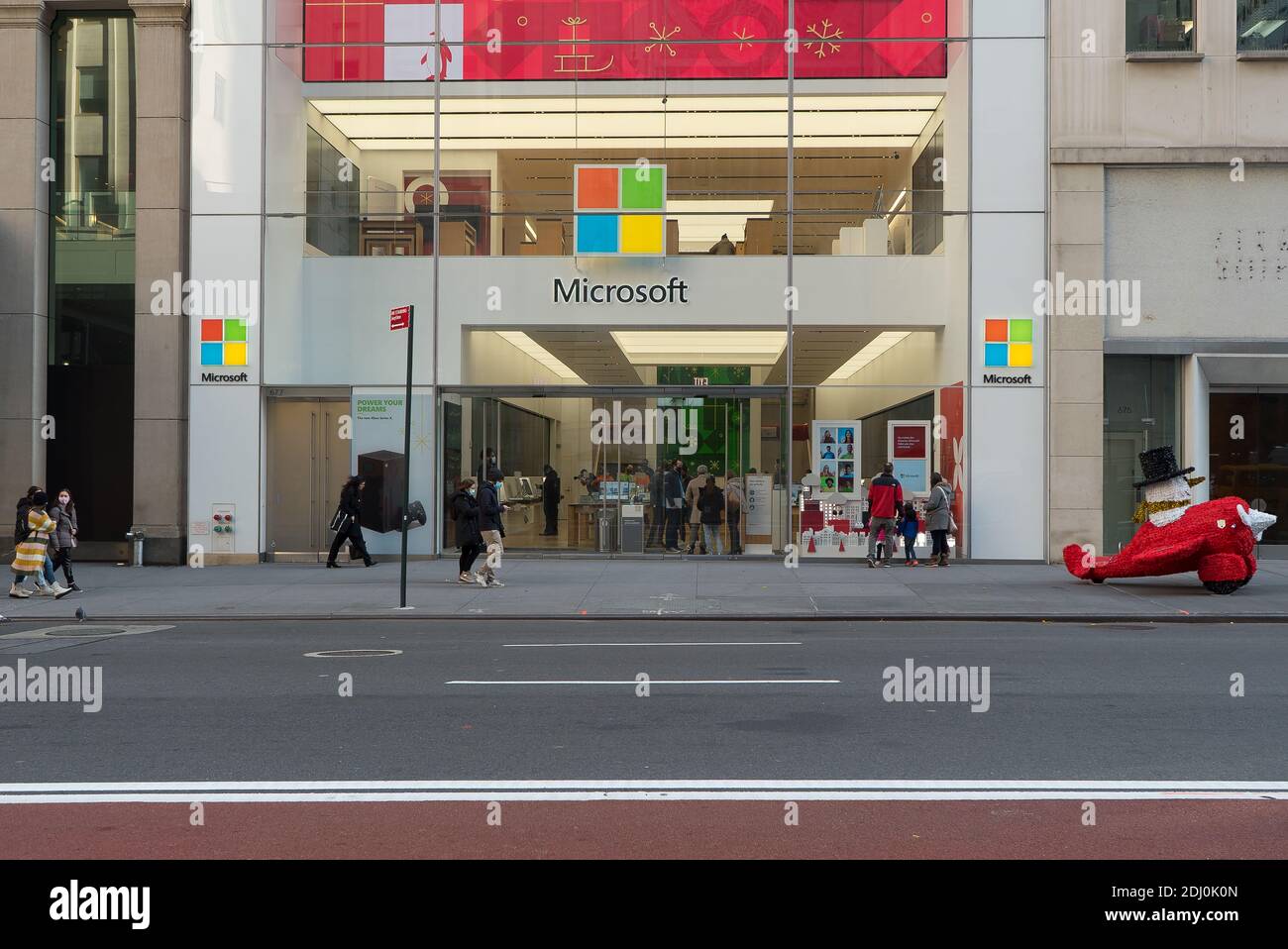 Microsoft store 2020 hi-res stock photography and images - Alamy
