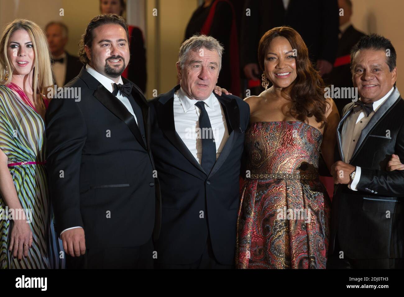 Director Jonathan Jakubowicz, Ana De Armas, Robert de Niro and his wife ...