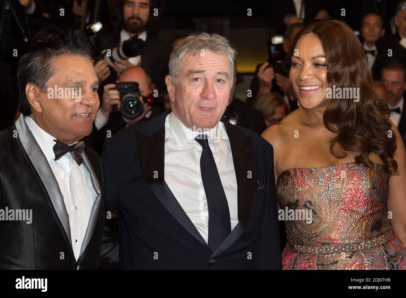 Director Jonathan Jakubowicz, Ana De Armas, Robert de Niro and his wife ...