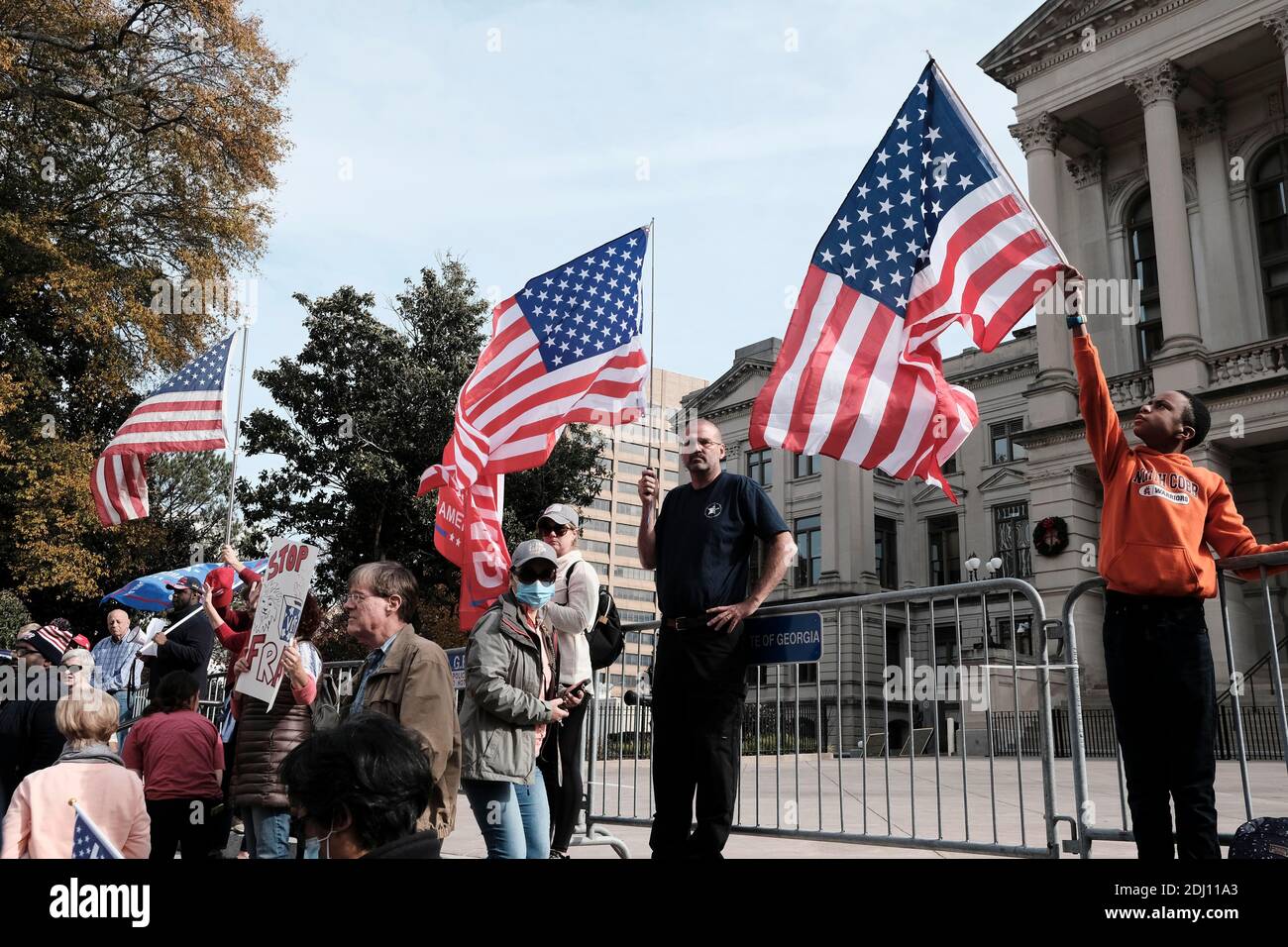Pennsylvania state capitol flags hi-res stock photography and images ...