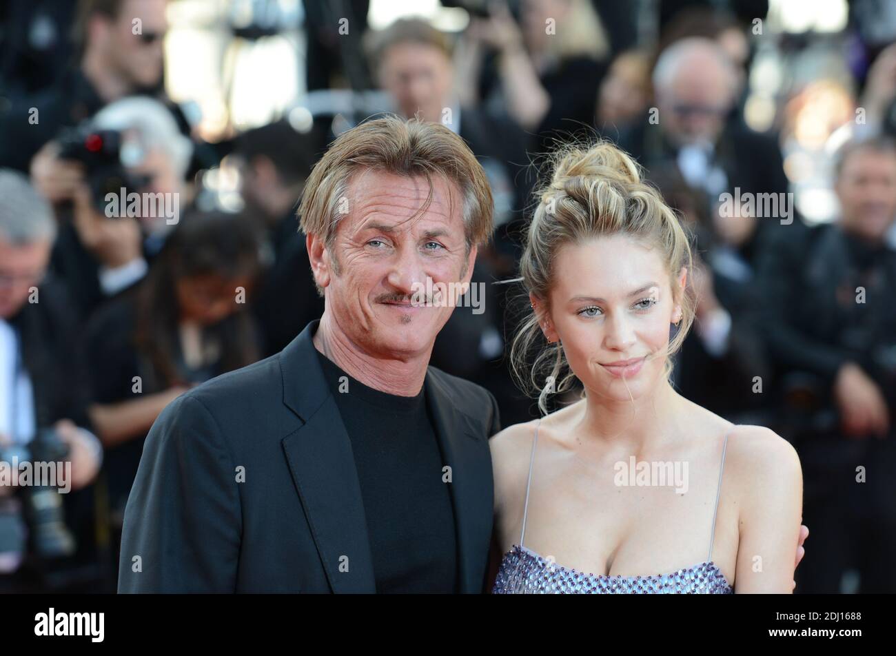 Sean penn daughter hi-res stock photography and images - Alamy