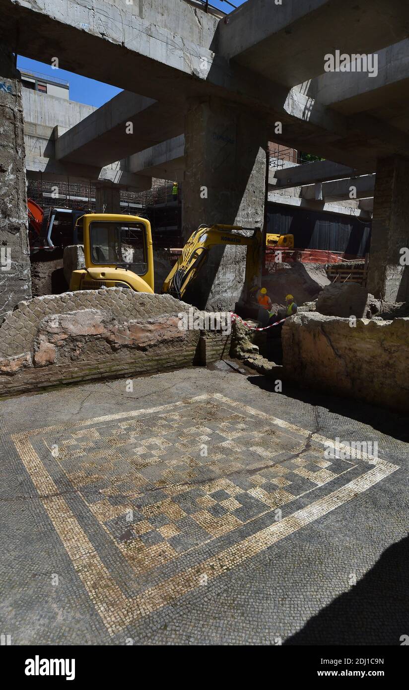 Military barracks roman hi-res stock photography and images - Alamy