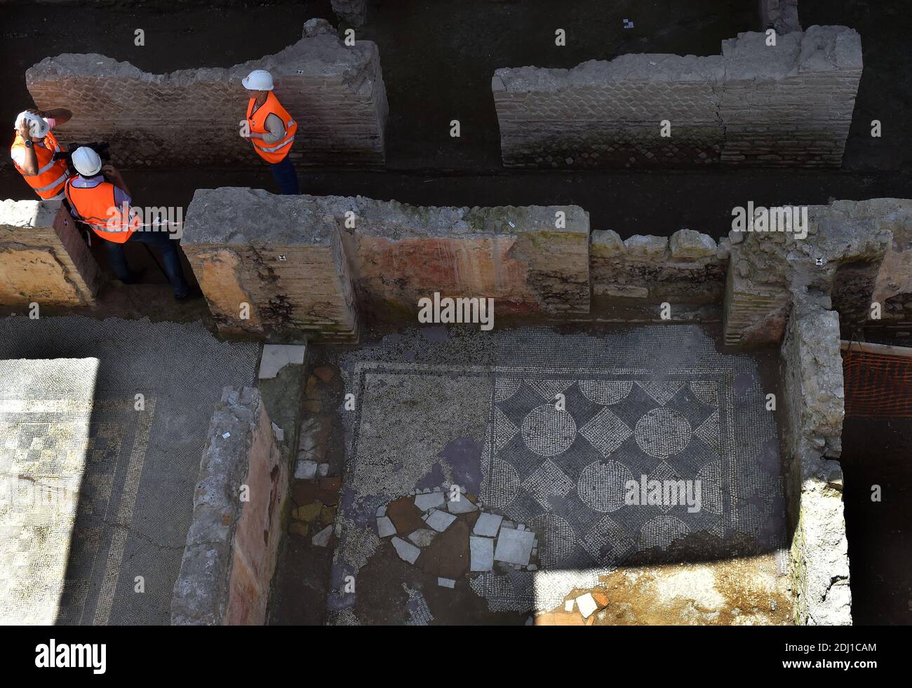 Military barracks roman hi-res stock photography and images - Alamy