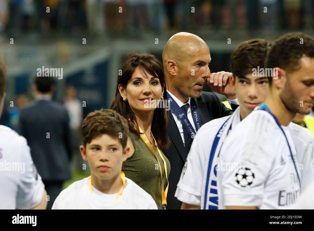 Real Madrid's Zinedine Zidane with wife and sons after the Champion's ...
