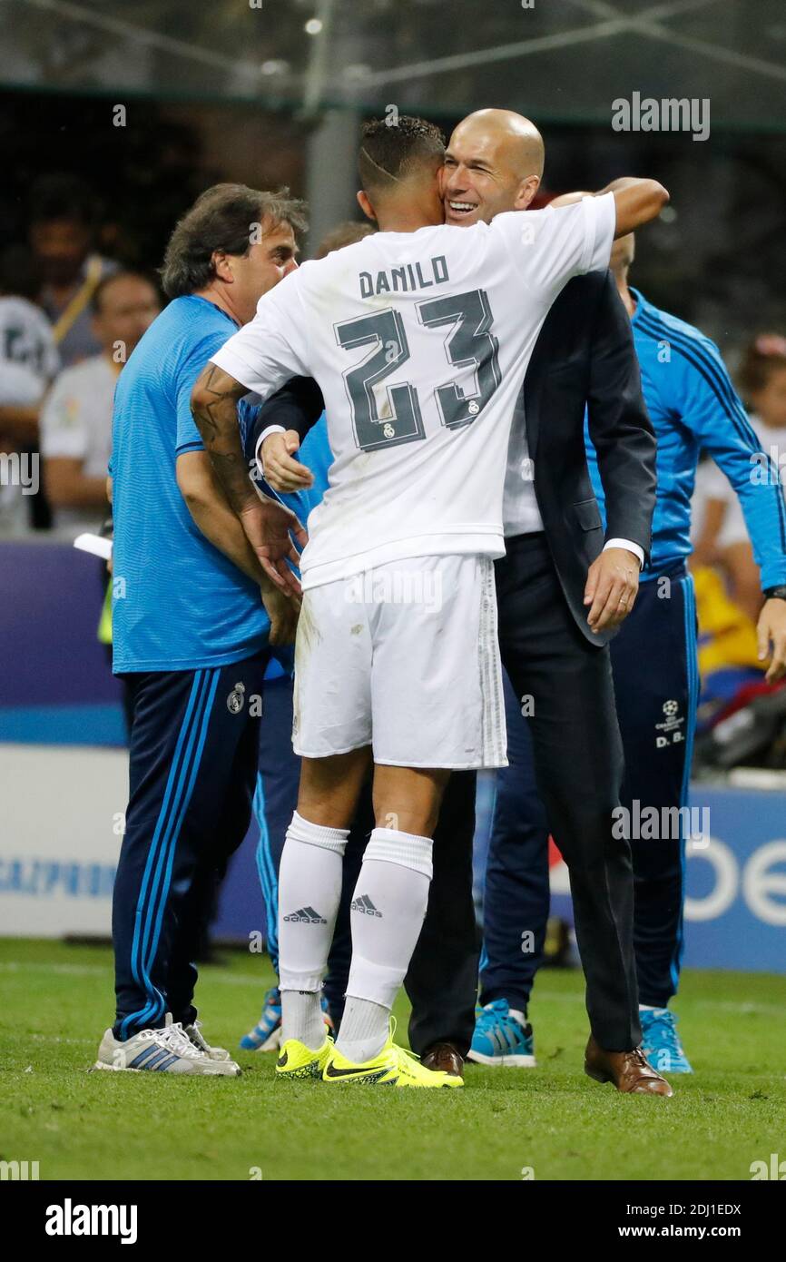 Real Madrid's Zinedine Zidane joy at the end of the Champion's League ...