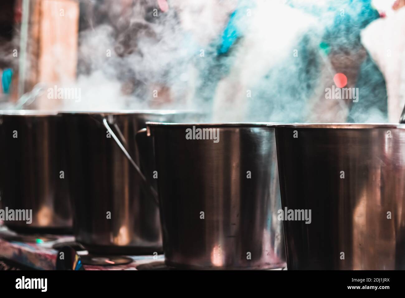 Big pans hi-res stock photography and images - Alamy