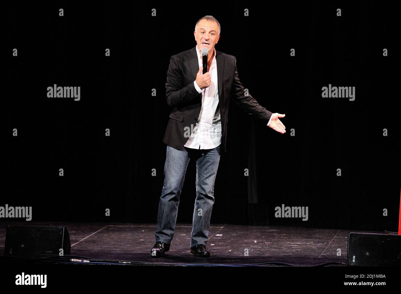 Albert Cohen lors de la presentation theatrale de l'opera rock 'Le ...