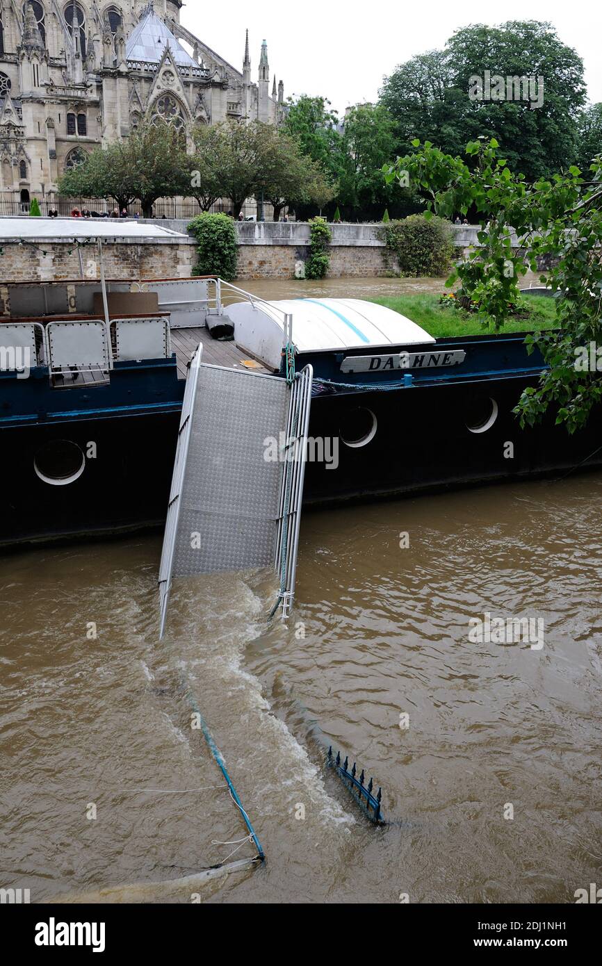 A view of the overflow of the river Seine as it keeps on rising ...