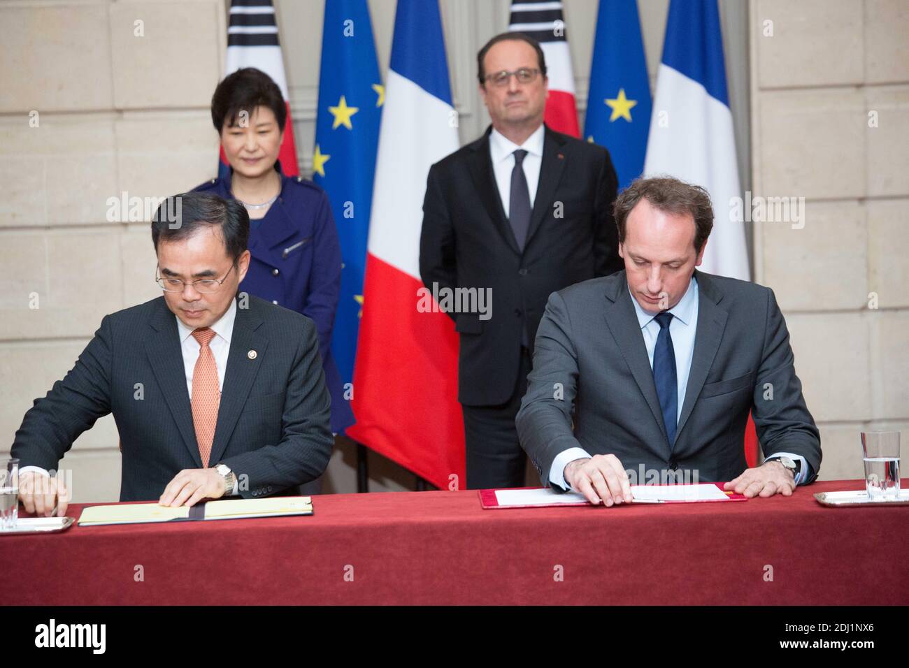 French President Francois Hollande, South Korean President Park Geun ...