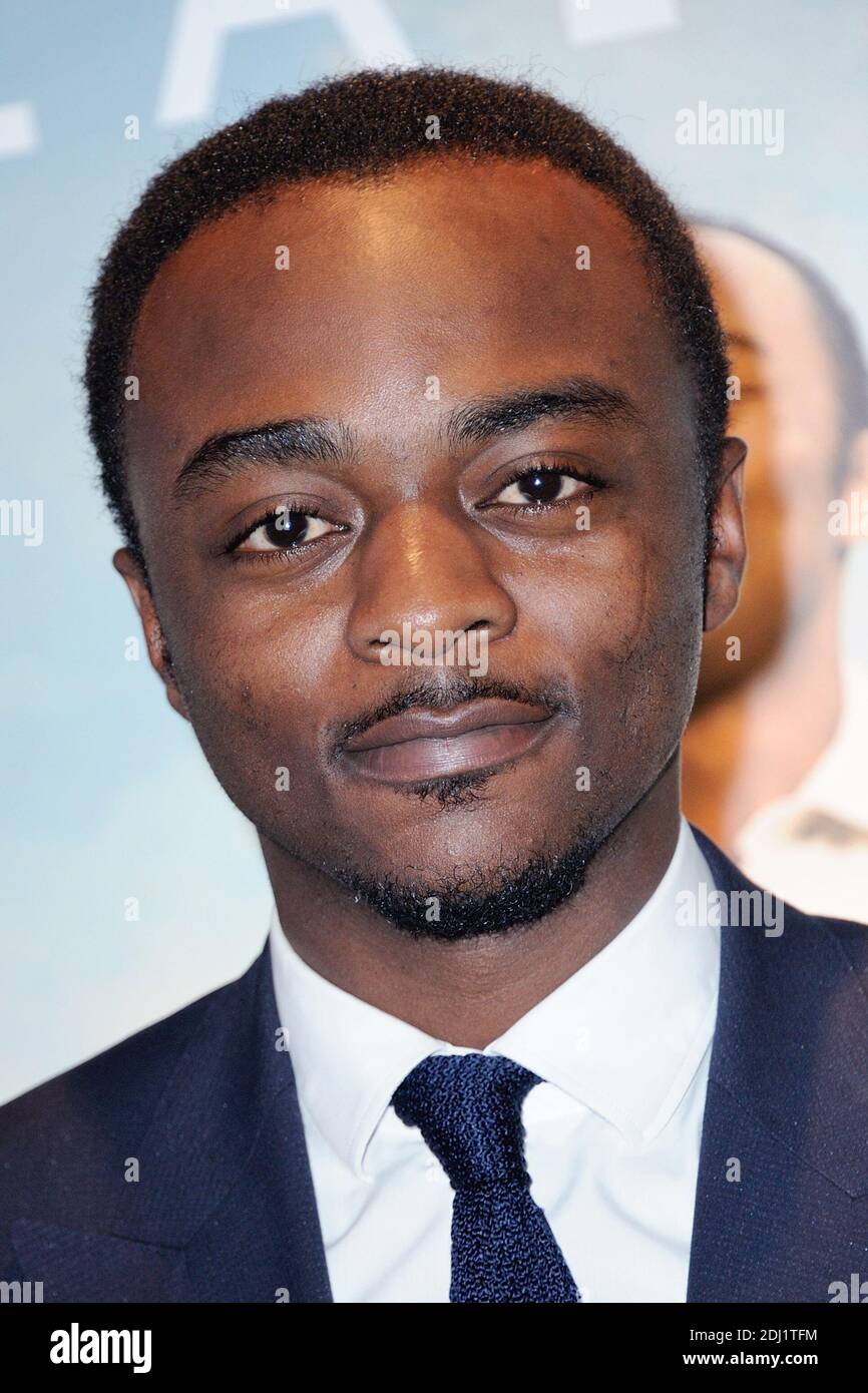 Marc Zinga assiste a l'avant-premiere du film 'Bienvenue a Marly ...
