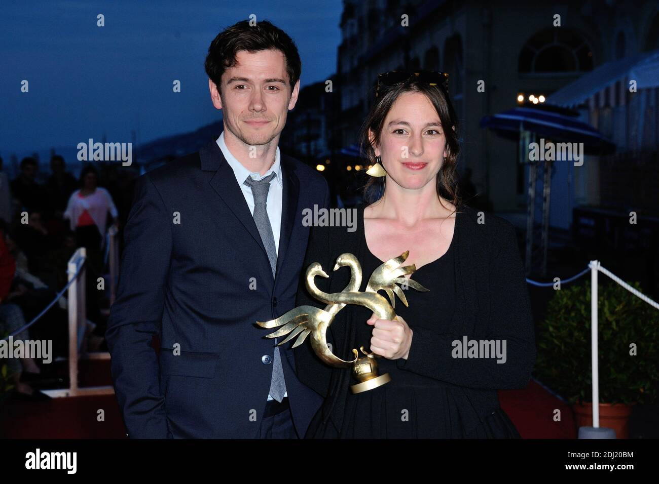 Loic Corberi et Lea Sehler assistent au tapis rouge des gagnants des ...