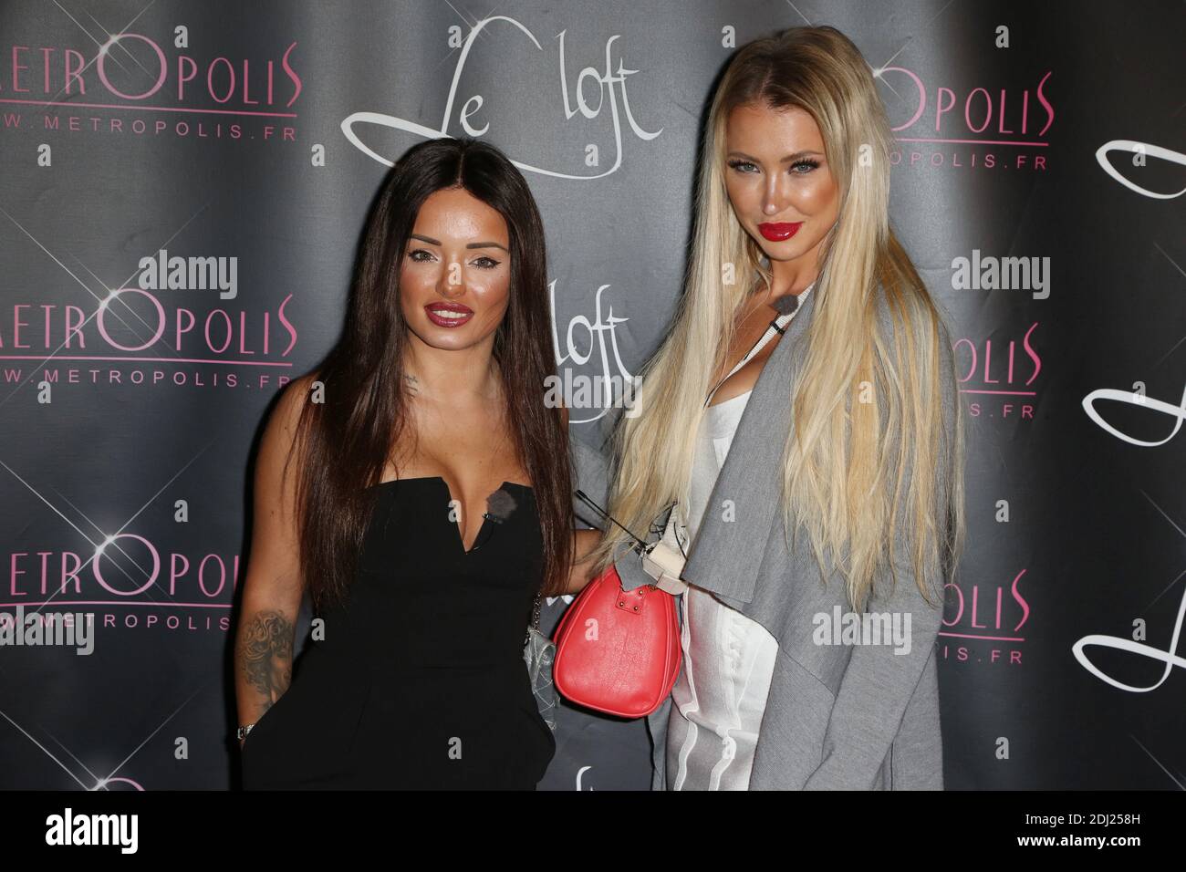 Aurelie et Andreane de l'émission Les Anges de la Téléréalité 8 lors d ...