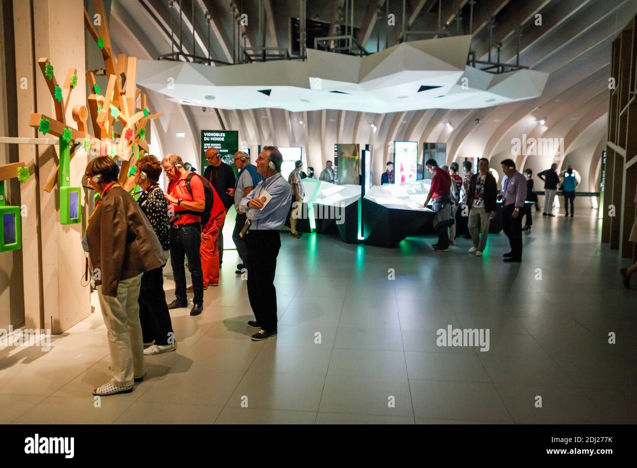Illustration de la cité du Vin dans la ville de Bordeaux inaugurée le ...