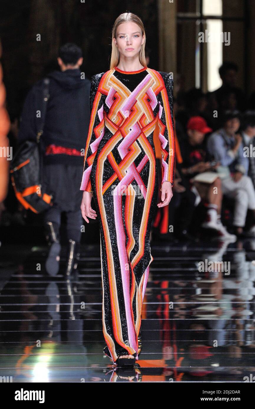 Sasha Luss walks the runway during the Balmain Menswear Spring/Summer ...