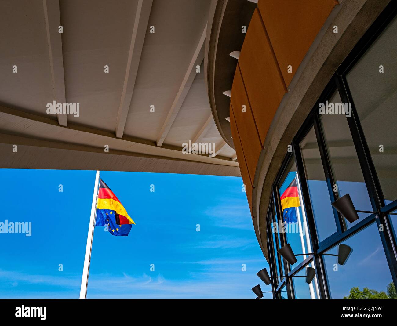 Flagge dach hi-res stock photography and images - Alamy