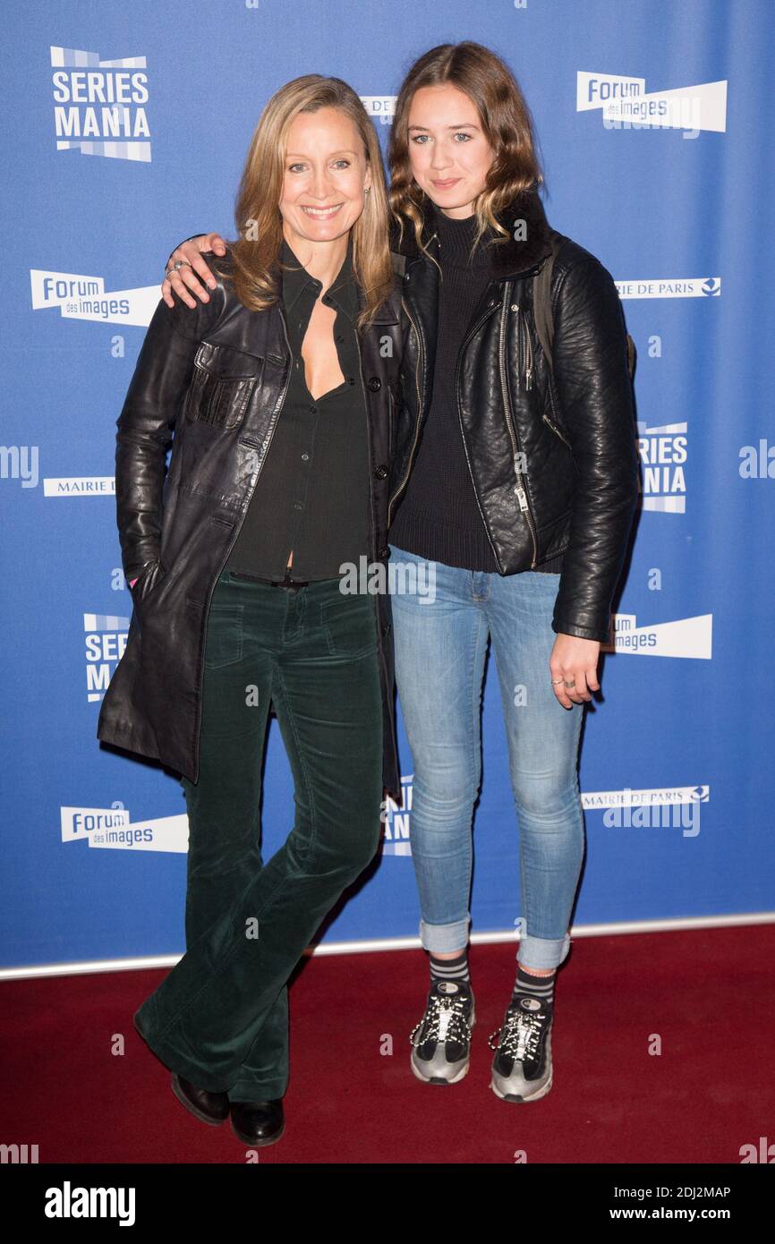 CATHERINE MARCHAL ET SA FILLE ZOE - OUVERTURE DU 7EME FESTIVAL 'SERIES ...