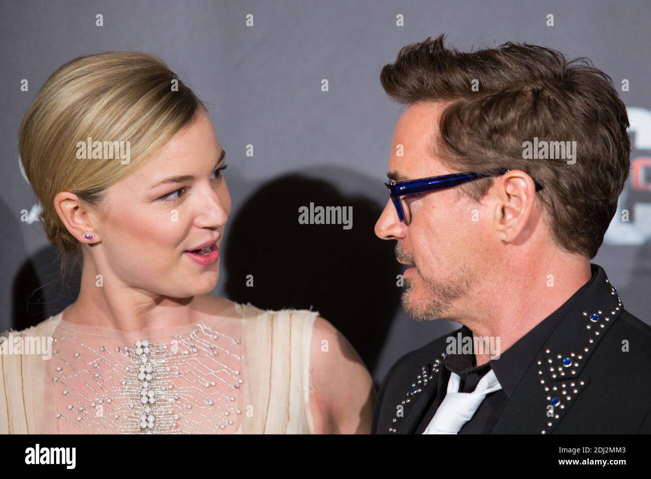EMILY VANCAMP AND ROBERT DOWNEY JR. - PREMIERE DU FILM 'CAPTAIN AMERICA ...