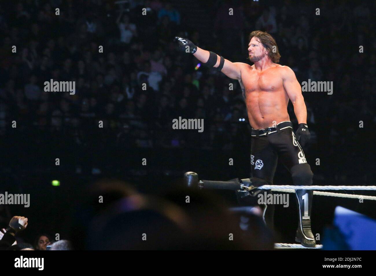 AJ STYLES - CATCH - WWE LIVE PARIS A L'ACCOR HOTEL ARENA BERCY Photo by ...