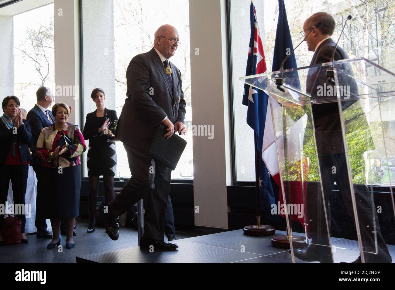 LE GENERAL SIR PETER COSGROVE, GOUVERNEUR GENERAL D AUSTRALIE ET LADY ...