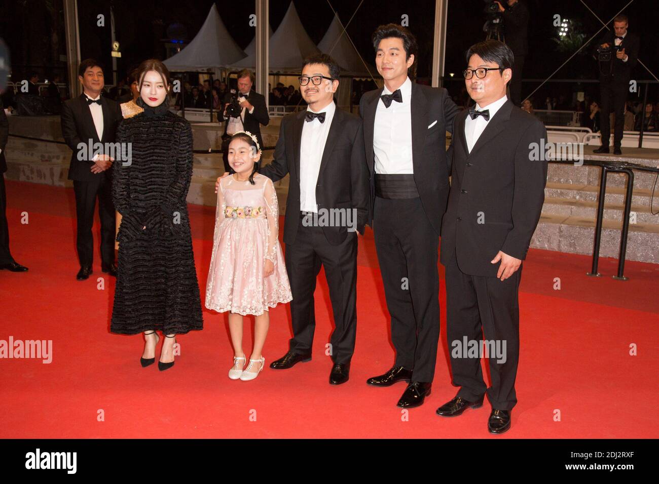 JUNG YU-MI, KIM SU-AN, YEON SANG-HO, GONG YOO - CANNES 2016 - MONTEE ...