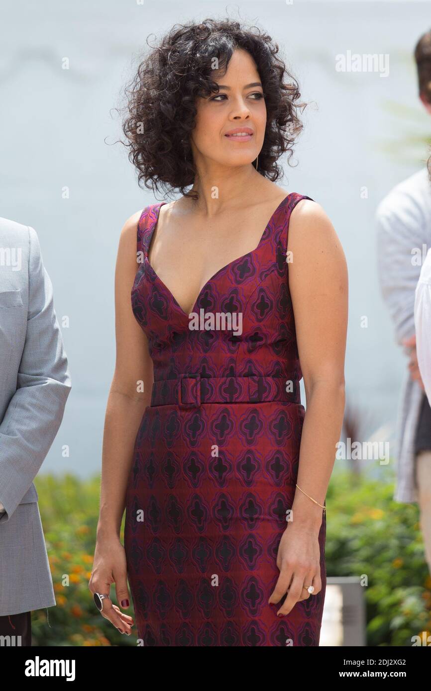 MAEVE JINKINGS - CANNES 2016 - PHOTOCALL DU FILM 'AQUARIUS' Photo by ...