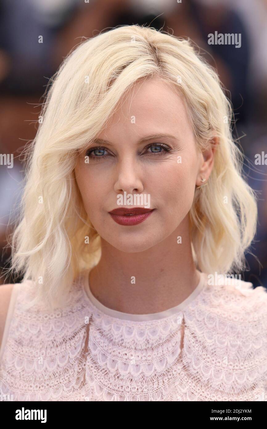 Charlize THERON - 69E FESTIVAL DE CANNES 2016 - PHOTOCALL DU FILM 'THE ...