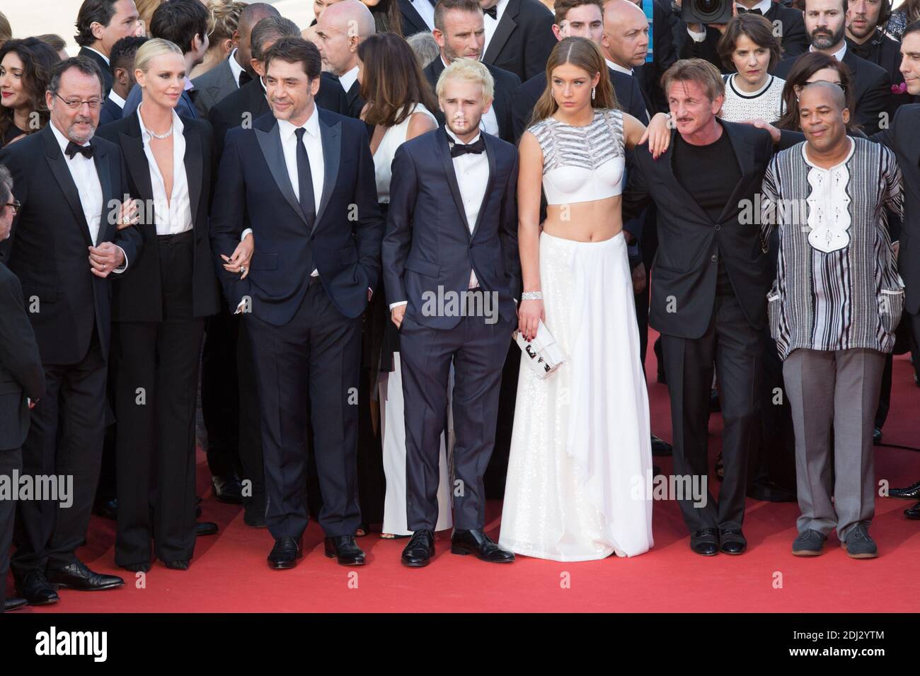 Jean Reno, Charlize Theron, Javier Bardem, Hopper Jack Penn, Adele ...