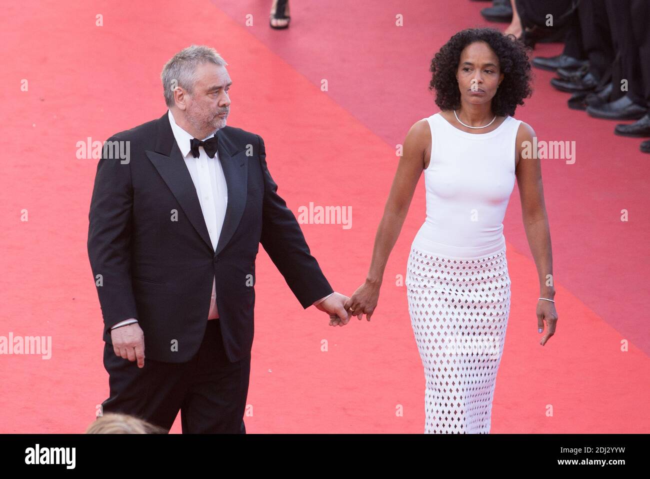 Luc Besson et sa femme Virginie Silla - CANNES 2016 - MONTEE DU FILM ...