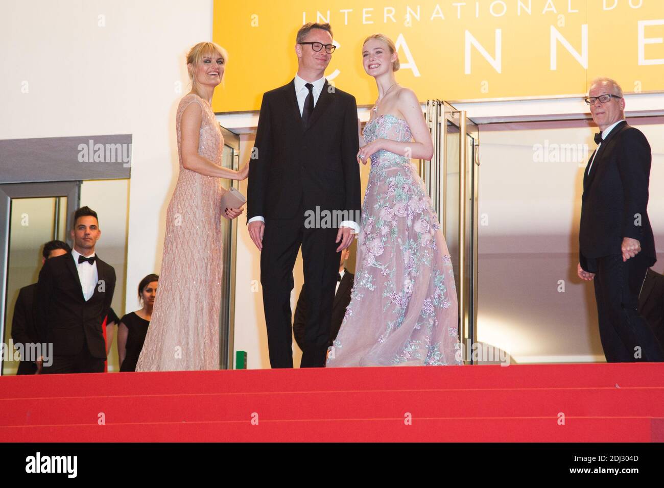 Liv Corfixen, Nicolas Winding Refn, Elle Fanning - CANNES 2106 - MONTEE ...