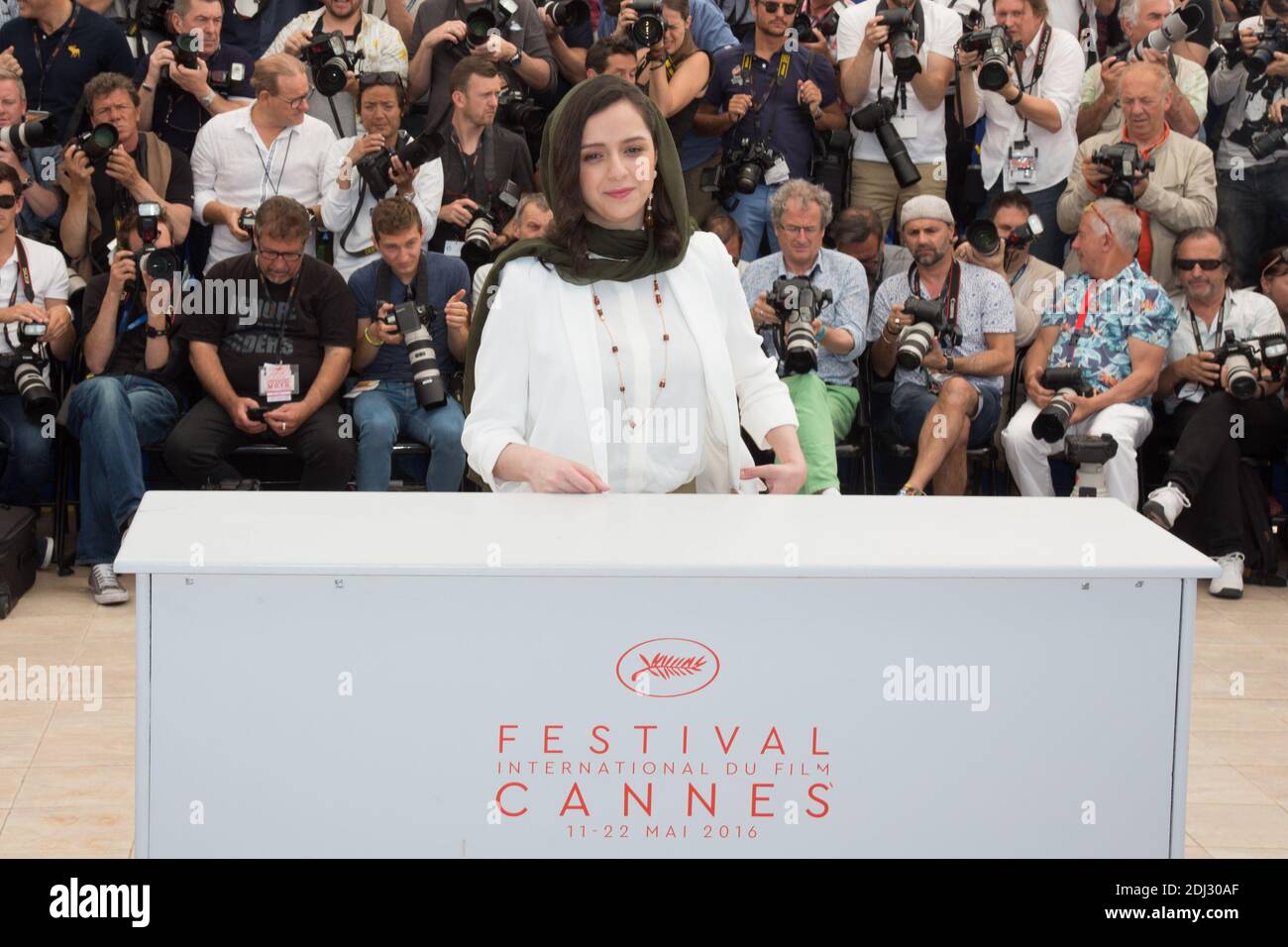 TARANEH ALIDOOSTI - CANNES 2016 - PHOTOCALL DU FILM 'FORUSHANDE (THE ...