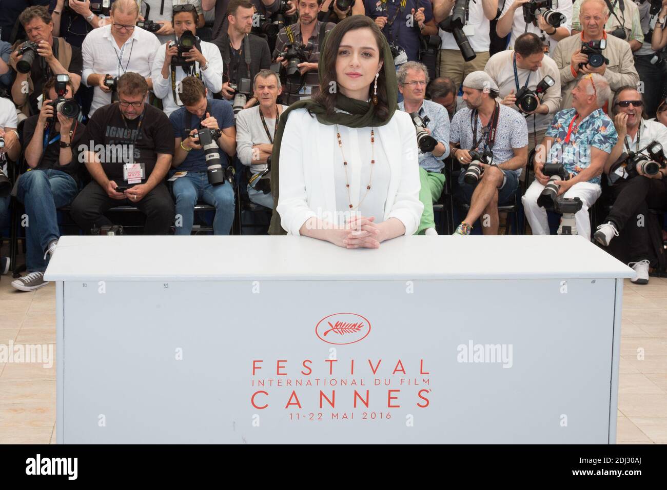 TARANEH ALIDOOSTI - CANNES 2016 - PHOTOCALL DU FILM 'FORUSHANDE (THE ...
