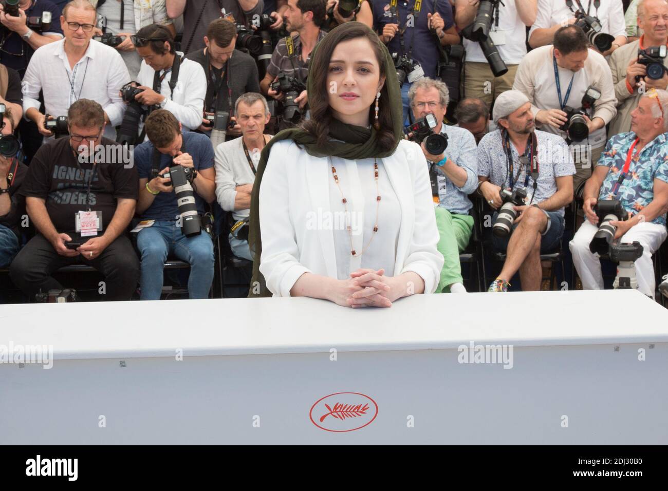 TARANEH ALIDOOSTI - CANNES 2016 - PHOTOCALL DU FILM 'FORUSHANDE (THE ...